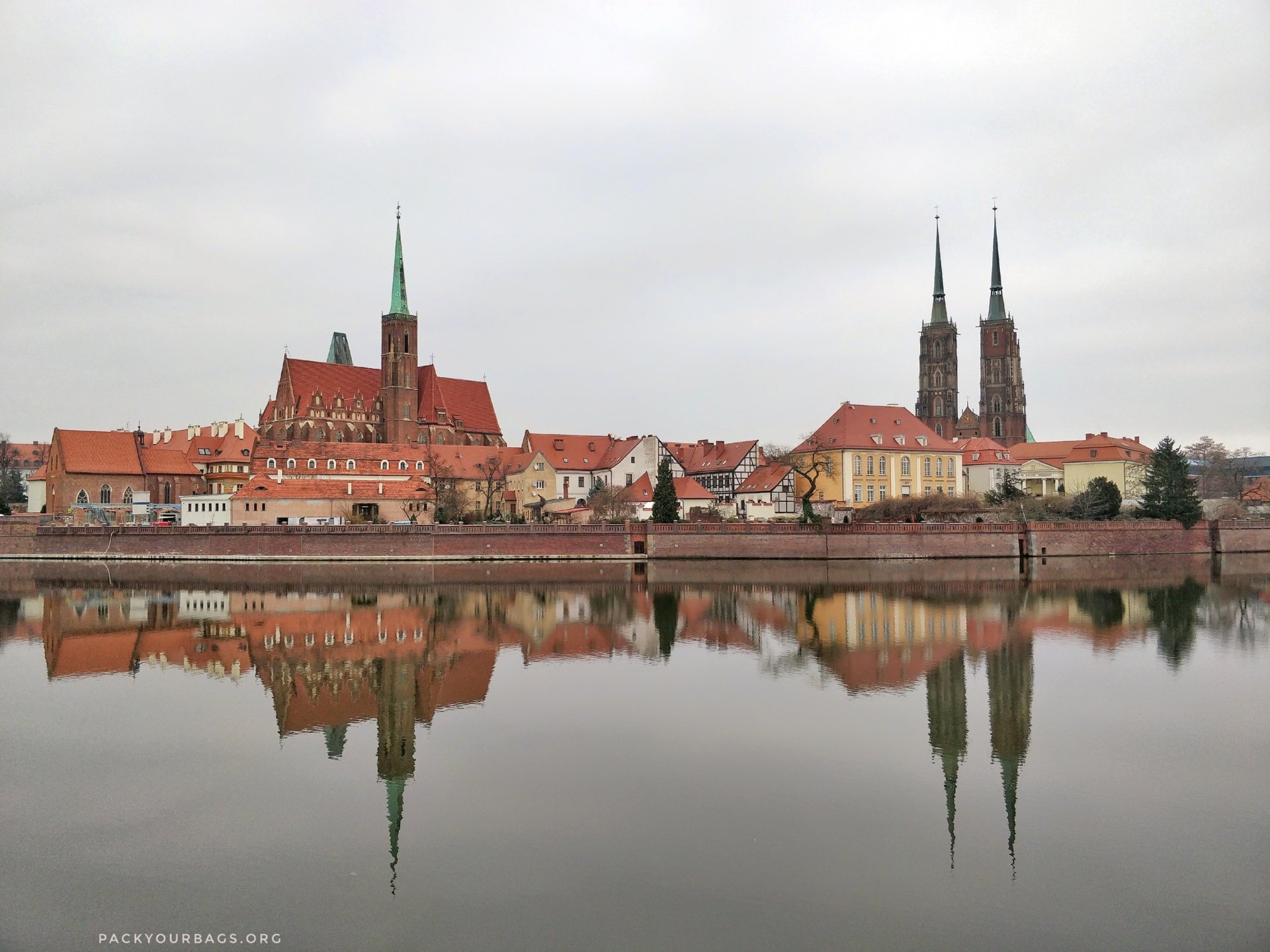 Wroclaw Christmas Market and Old Town Winter Guide - pack your bags